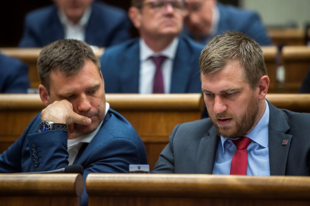 Štandard - Kuffa a Takáč chcú zrušiť Národný park Malá Fatra